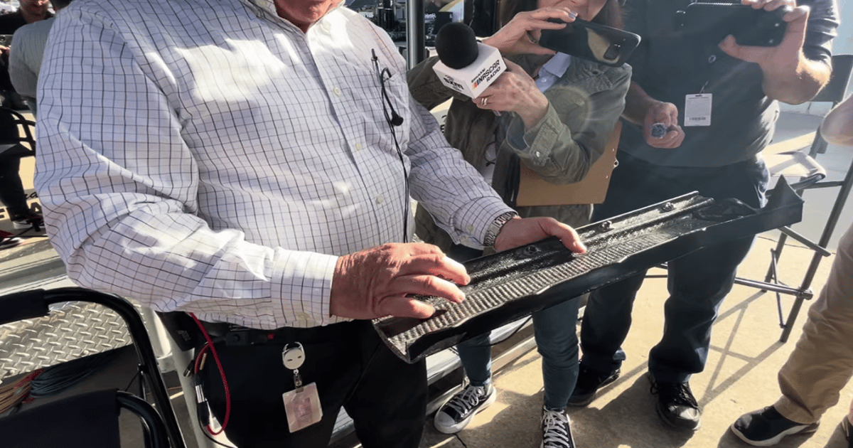 VIDEO: NASCAR on Harvick's windshield penalty | RACER