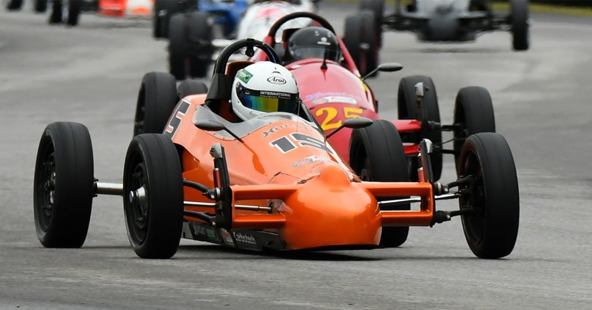 Farnham plows ahead for first Formula Vee National Championship | RACER