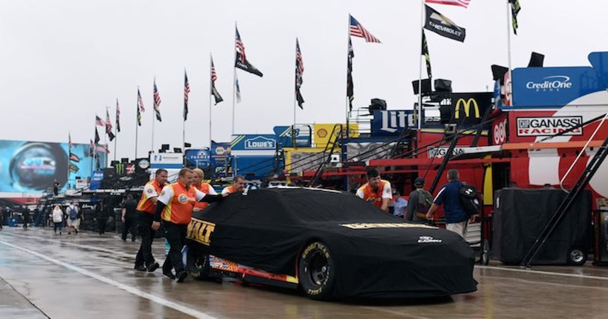 Rain scrubs Saturday NASCAR practice | RACER