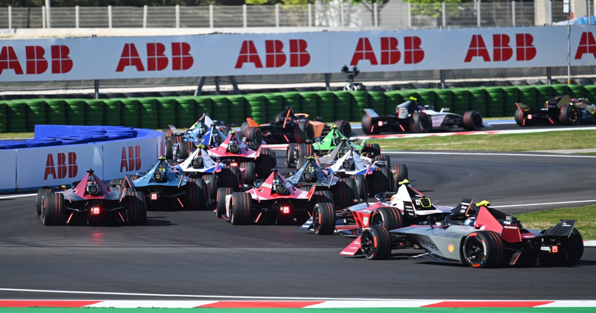 ‘Chaotic’ Formula E racing style at Misano draws mixed reactions | RACER