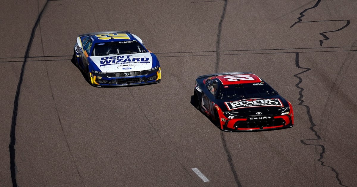 Bell feels the sting after missing out on Phoenix victory | RACER